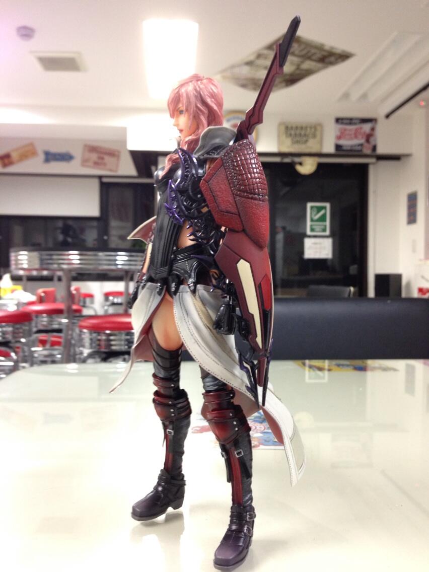 Lightning Returns: New Picture of Colored Lightning Play Arts Figure ...